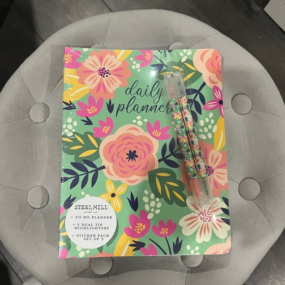 Office | Daily Planner Floral | Poshmark